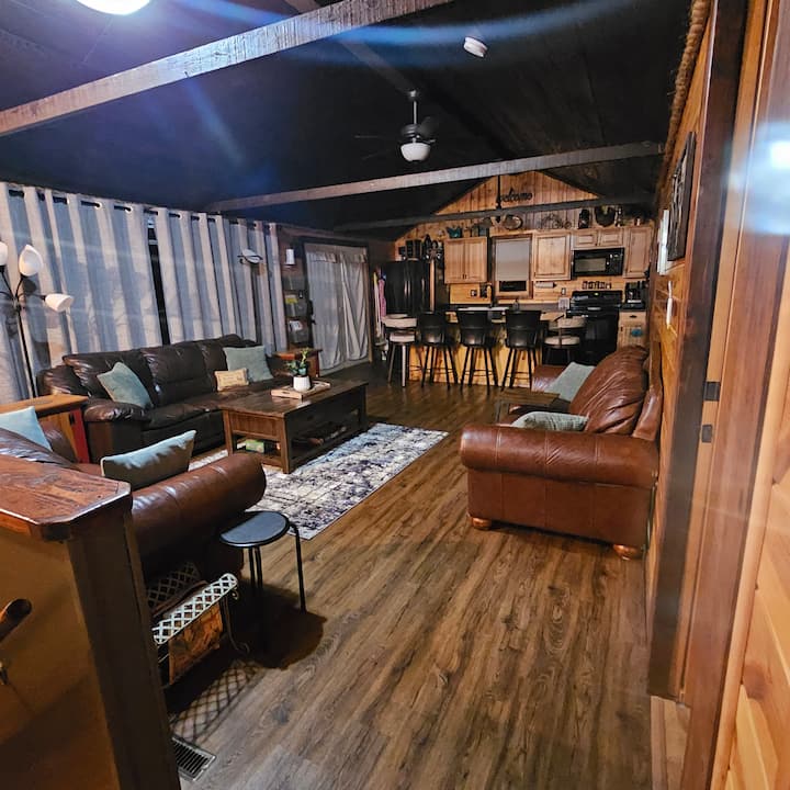 Cozy 4br 2ba Cabin In Town Near Trails. Fire Pit+ - Crosby, MN