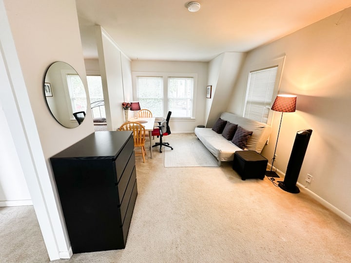Serene Oasis Near Uw & U Village /View/bright #E - Seattle