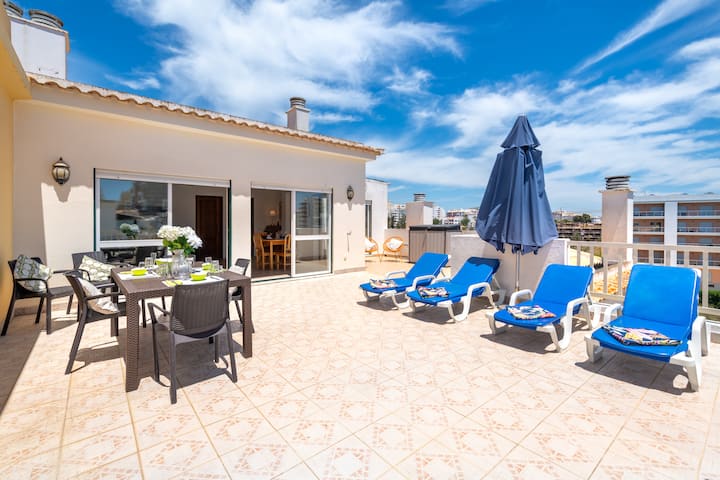 Large 3 Bed Air Conditioned Apt. 60 Sq M Terrace - Alvor