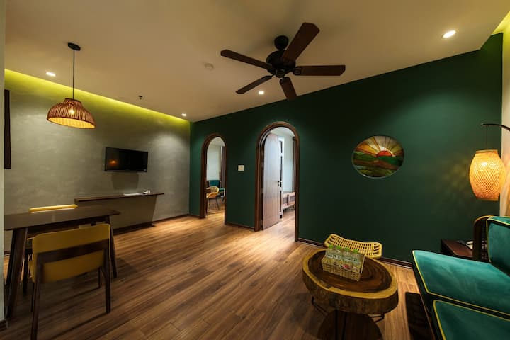 Tropical House*cozy Green 2br Apt*bright Balcony - Đà Nẵng