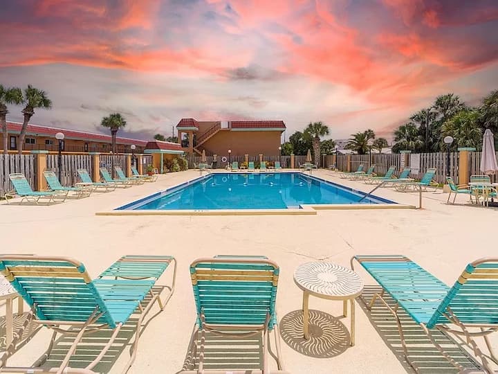 A208 Cozy Sunsets Vacation Home - Crescent Beach, FL
