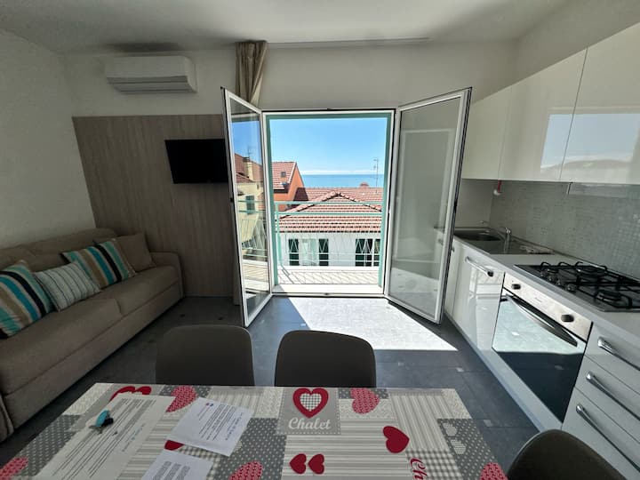 Beau 2 Pièces Centre-ville à 10 Mètres Des Plages. - Riva Ligure