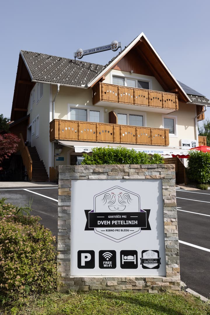 Guesthouse Pri Petelinih, Family Room With Balcony - Bled