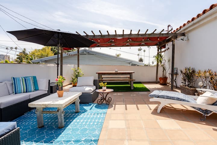 Spacious Venice Beach Getaway Great Location - Venice Beach, CA