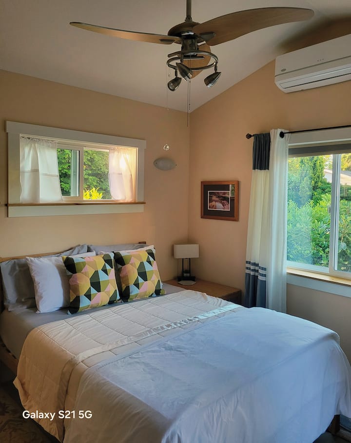 Quiet, Sparkling, Private, Fenced Garden Studio - Happy Valley, OR