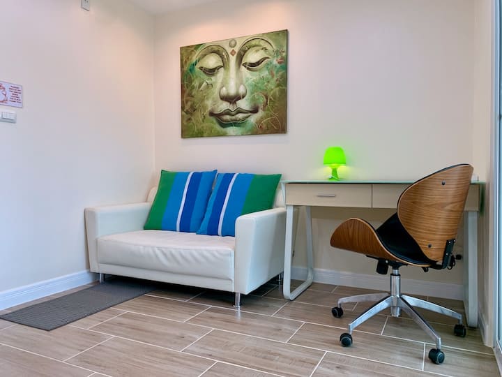 Green Buddha - One Bedroom Condo On The 7th Floor - Phuket