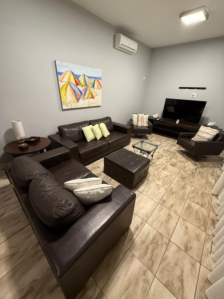 Guarujá-4 Suítes, Sala E Cozinha Amplas-férias Já - Guarujá