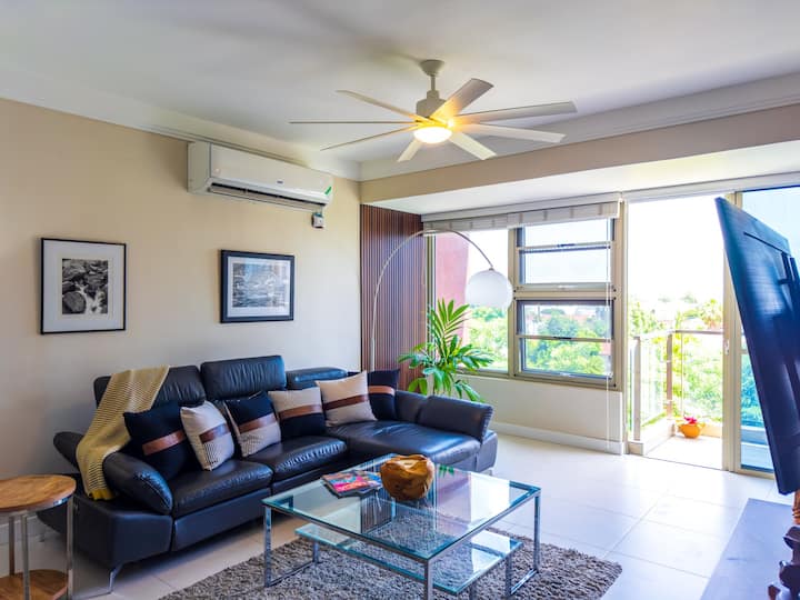 Elevated Living-central Modern Apt W/pool - Jamaica