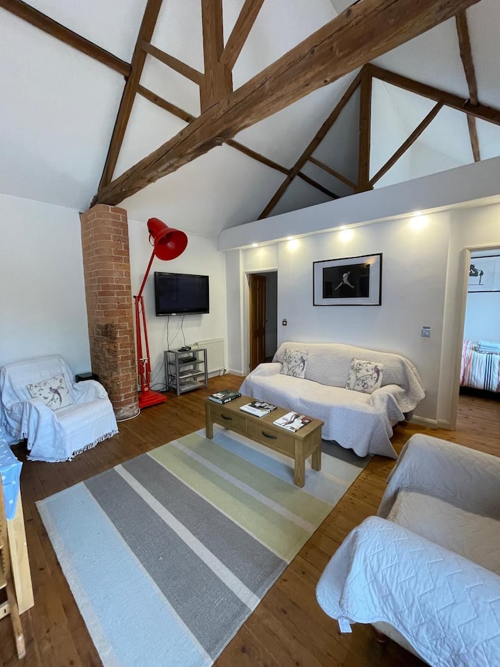 300 Year Old Barn Conversion - Retford