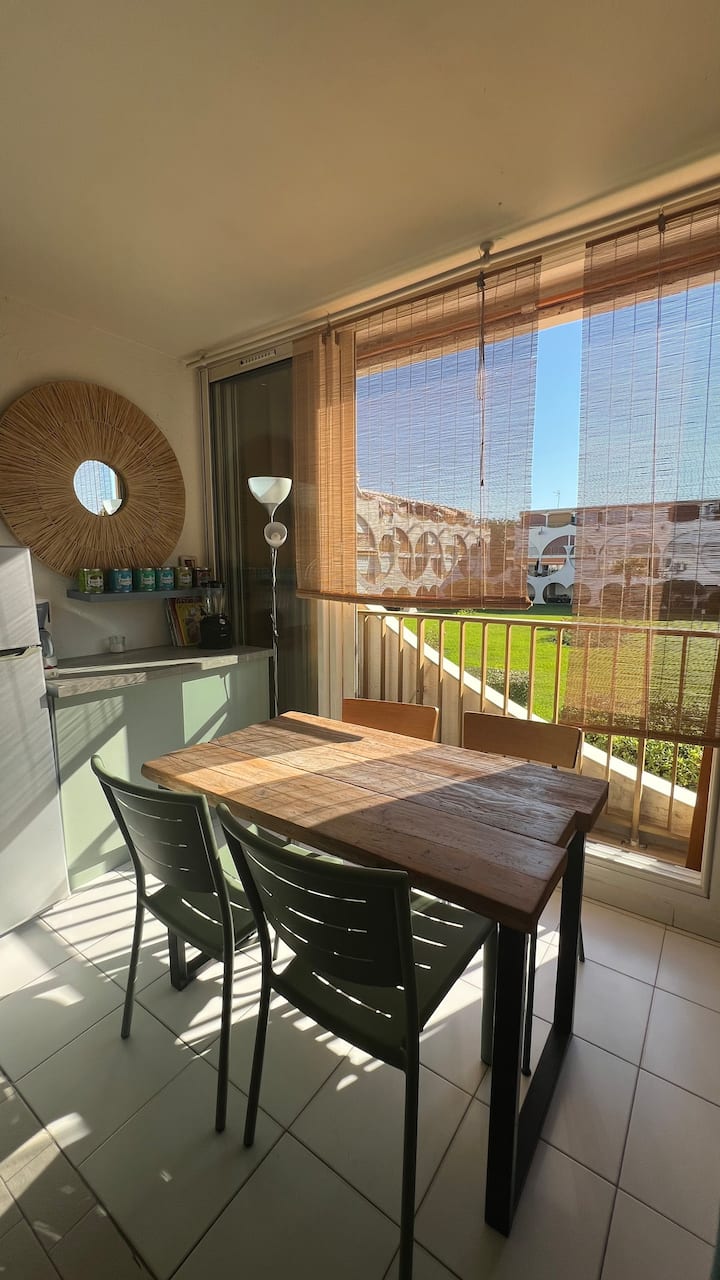 Feet In The Water For This Charming Studio, Located Between Beach And Camrgue - Le Grau-du-Roi