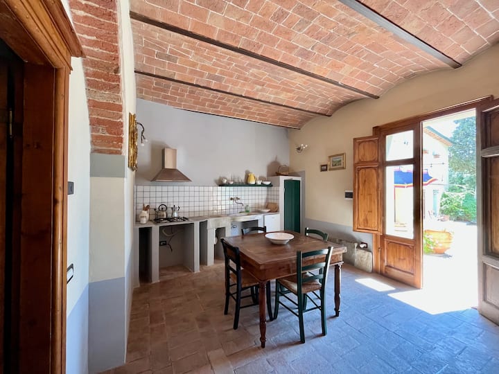 Elegant Apartment In Historic Villa - San Miniato