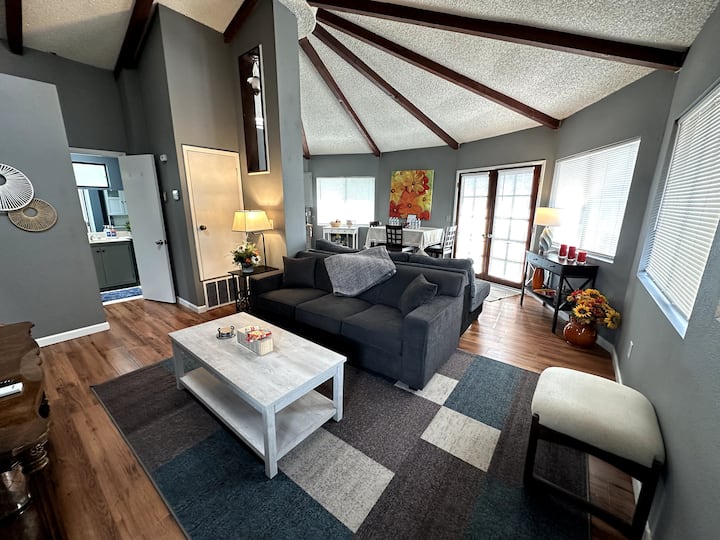 Keighley House Cozy & Quiet (Balcony W/views, A/c) - La Mesa, CA