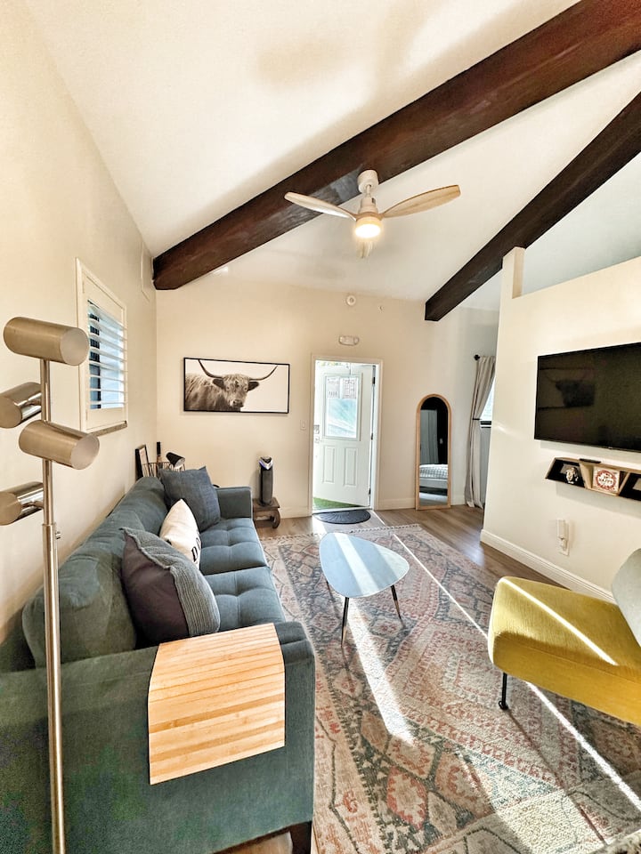 Cozy & Private Dog
Friendly Guest Bungalow - Coral Springs, FL