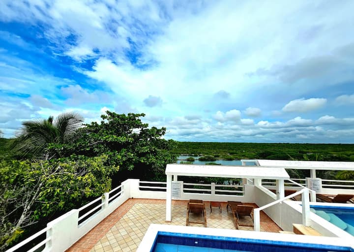 Hermosa Villa Vista Frente A Laguna Yal-kú Akumal - Akumal