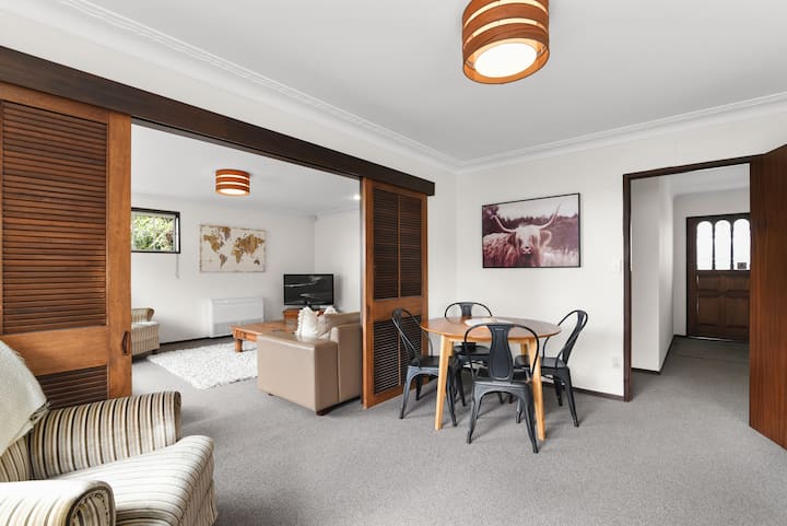 Spacious Town House Living - One Bedroom - Dunedin
