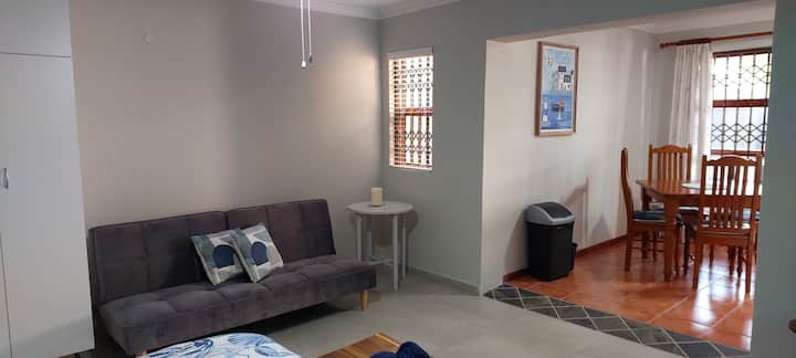 @Jbay Breeze - Beach Unit- Self-catering - Jeffreys Bay