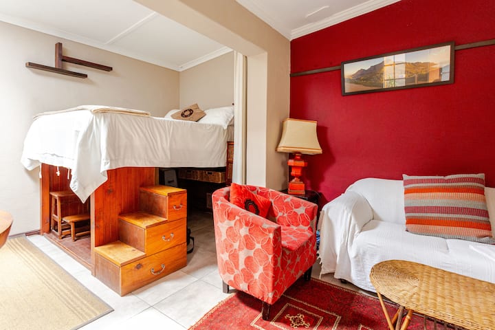 Charming Apartment With Rooftop Deck - Cape Town