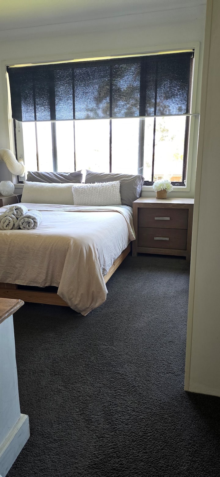 Spacious, Private, Clean Room - Room 3 - Toukley