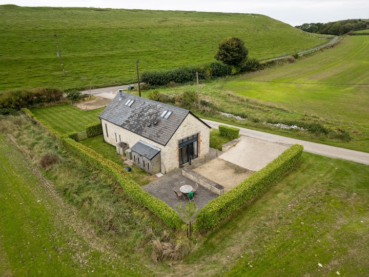 Little Barn Is A Cosy Dwelling In A Remote Valley - Weymouth
