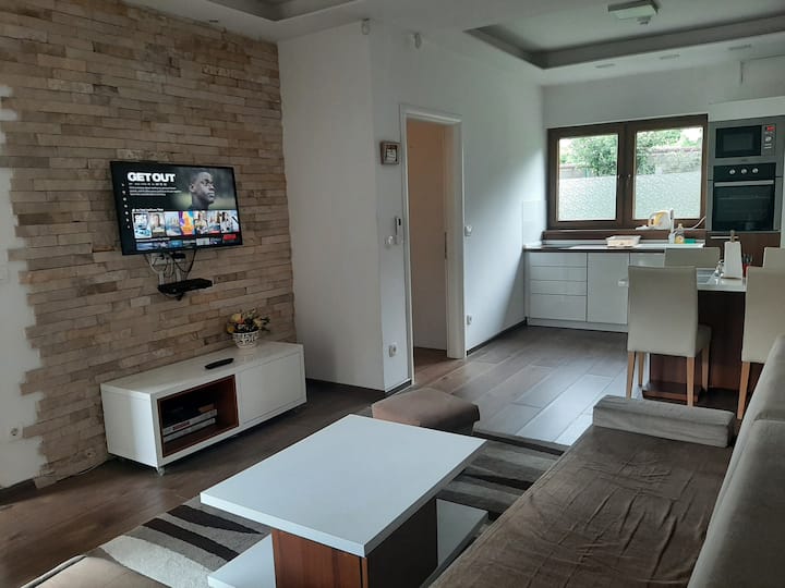 Gotiva-1 Apt, Old Town, Parking, 700m From Center - Sarajevo