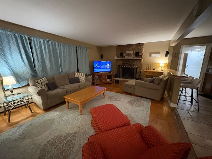 Molbrick Manor (Whole House) - Ellicottville, NY