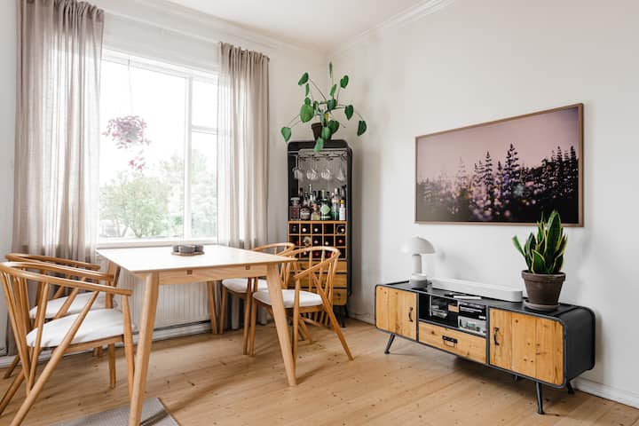 Apartment With Balcony In Charming Vesturbær - Reykjavik