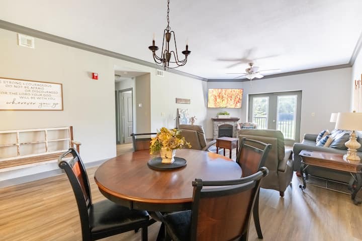 Updated 3br/2ba Condo Right Off The Parkway! - Tennessee