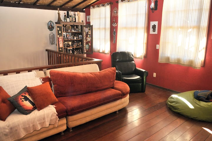 Alma De Minas ("Pink House" Do Saber) - Brazil