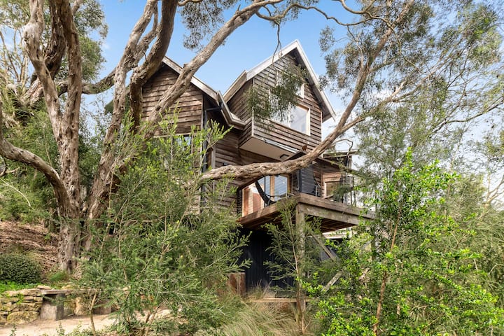 Treetops Loft Romantic Spa Cottage - Sorrento