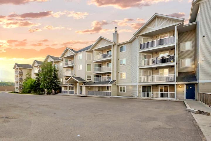 Condo On Clearwater River - Walk To All Amenities - Fort McMurray