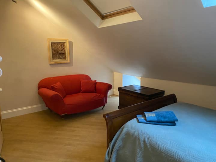 @Domusnix Large Attic Room With En-suite Jacuzzi - Bristol