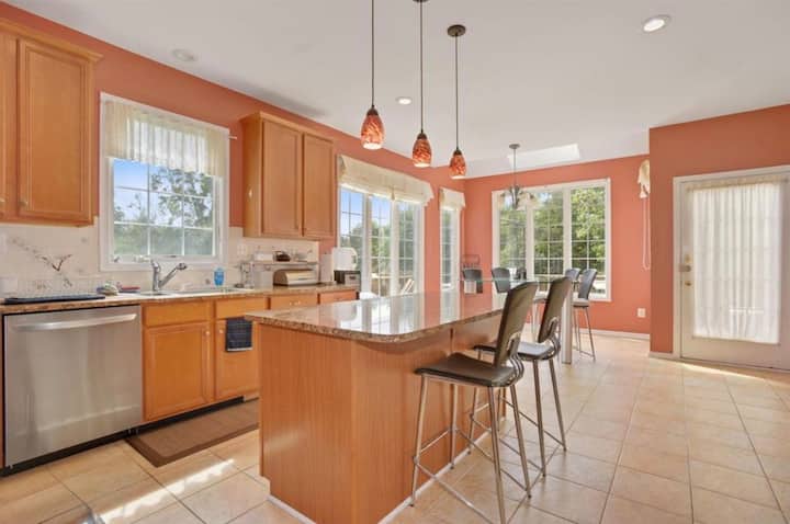 4 Bedroom Single Family Haven - Reston, VA