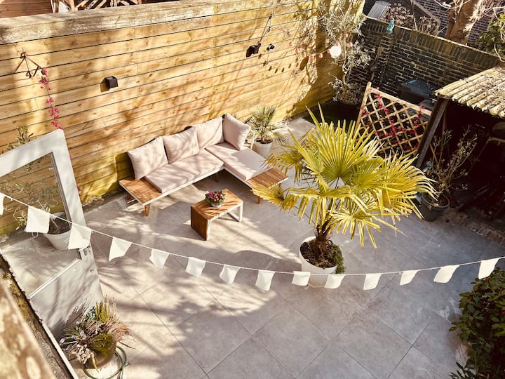 Souterrain Sandy Sous. Nearby Beach. Free Dog - Katwijk aan Zee