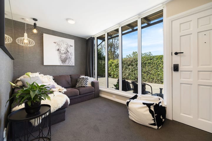 Walk To Town 41b Alpine Chalet - Queenstown