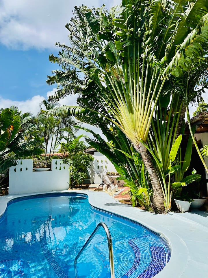 Bellisima Casa Vacacional - 5 Hab. - 15 Pers. - Venezuela
