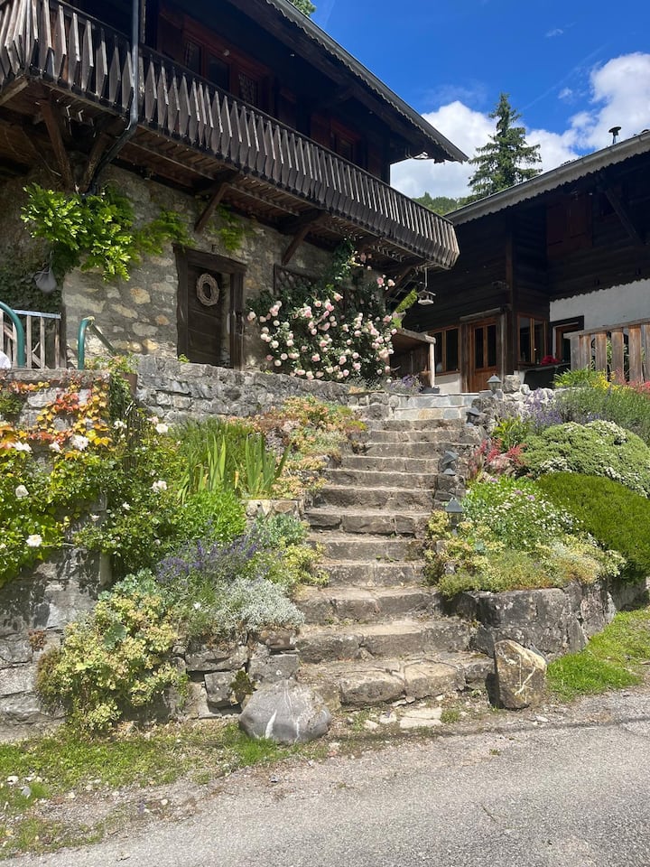 Alpine Farmhouse Maisonette - Hirmentaz