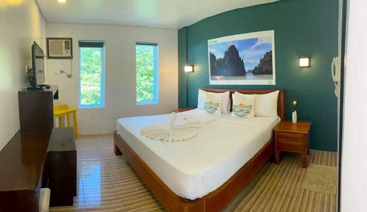 Den'gi Inn - El Nido