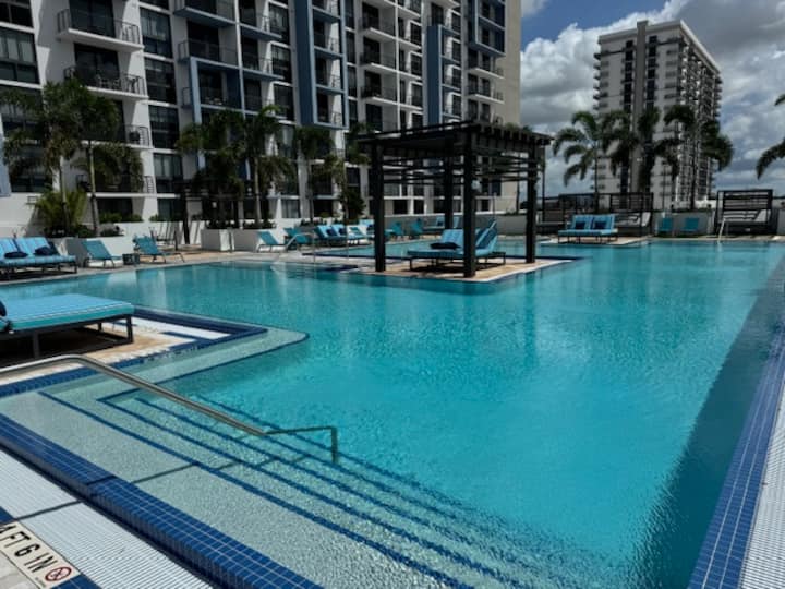 Superb Place In Doral 2 Bed , 2 Baths Best View - Doral, FL