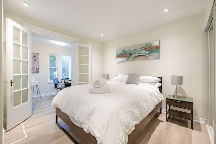 Walk To Falls/clifton Hill, Free Wifi And Parking. - Niagara Falls