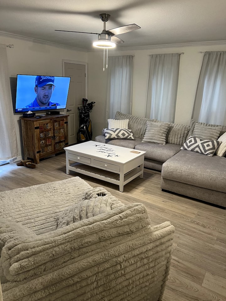 Spacious 2br2ba Dunedin Condo,1stfl,walk To Dtown. - Dunedin, FL