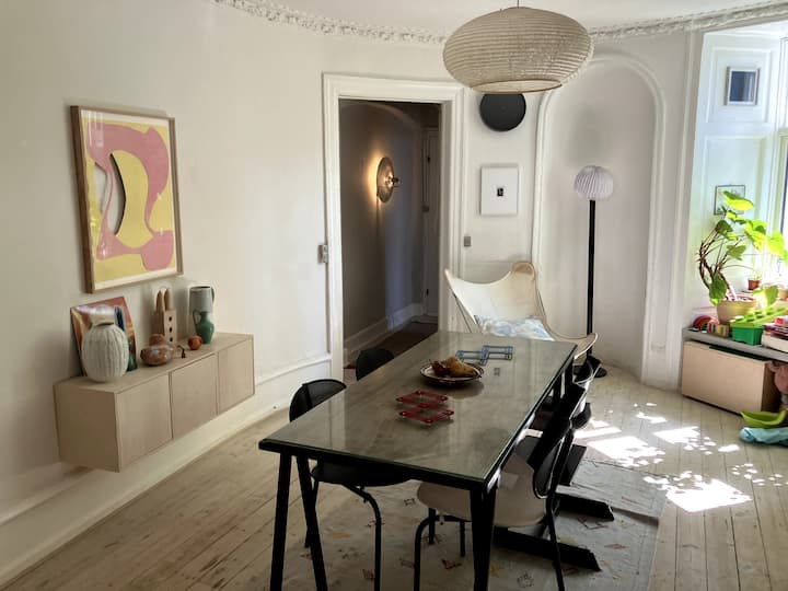 Spacious Vesterbro Apartment - Kopenhag