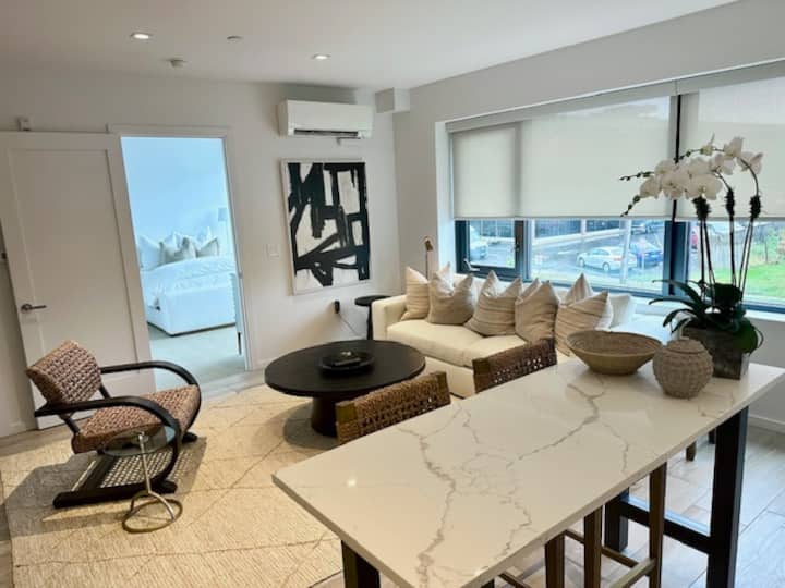 Luxury In West Hartford Center - Farmington, CT