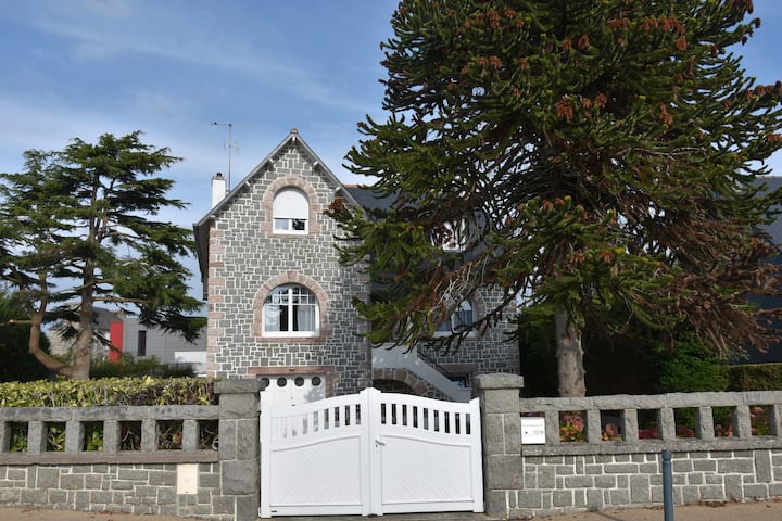 Superbe Maison De Caractère - Chambres Rénovées - Plérin
