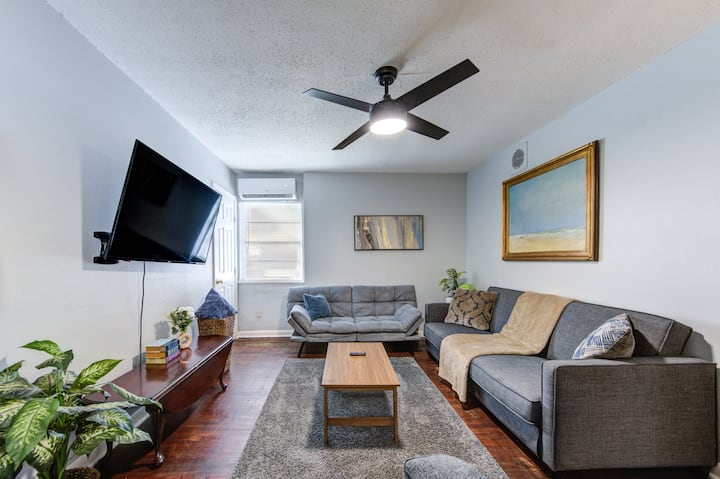 Entire 2br Apt- Newly Renovated- 10 Min To Dt/med - Houston, TX