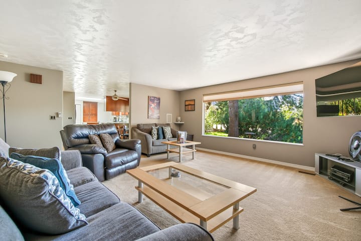 2br | Hot Tub | Dog Friendly | Bend + Mt Bachelor - 本德