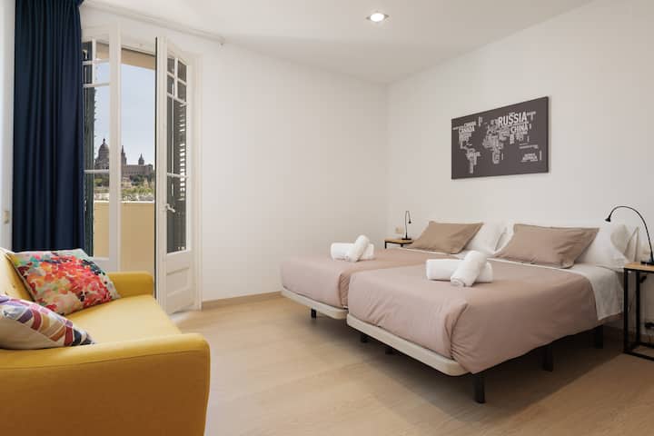 Home With Views Near Airport, Fira & Transit Links - Barcelona