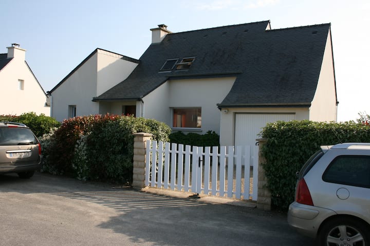 Locmariaquer. Maison Claire Et Fonctionnelle - Locmariaquer