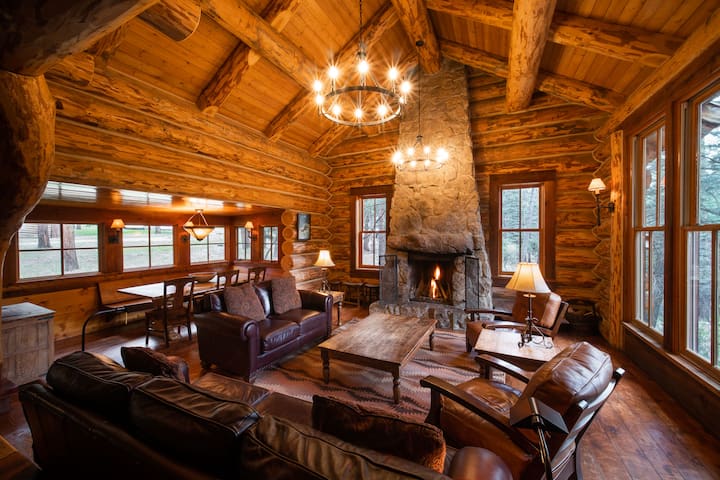 Corkins Lodge - Log House Cabin - Ensenada, NM