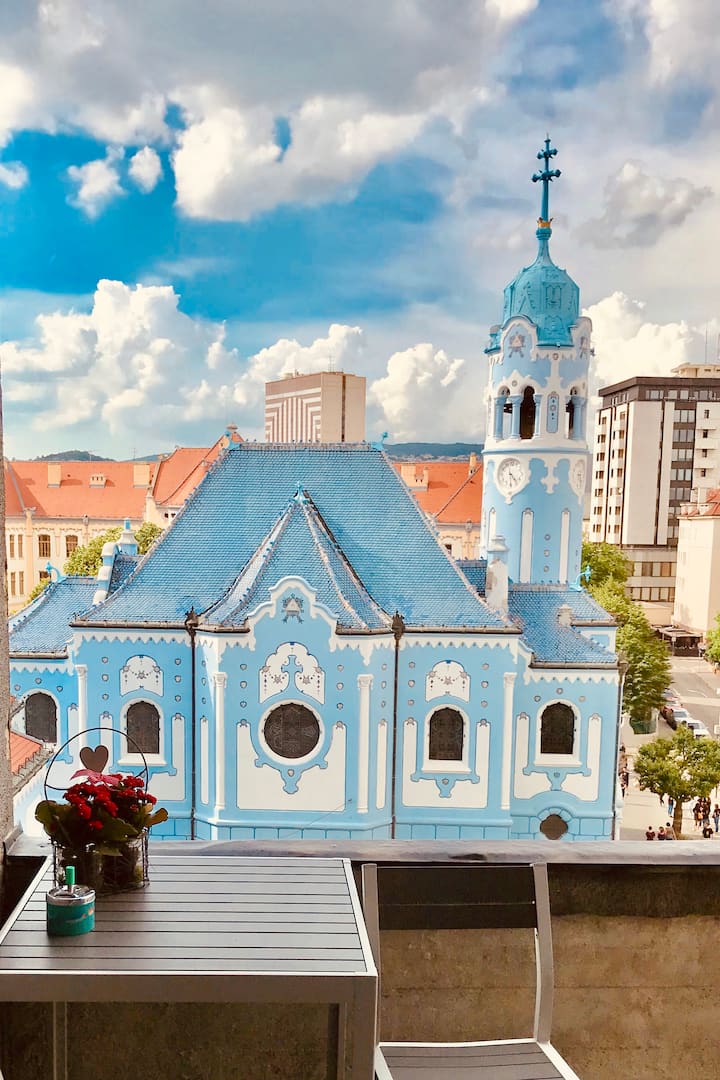 Exquisite Blue Church 
3 Bedrooms + Balcony - Pozsony
