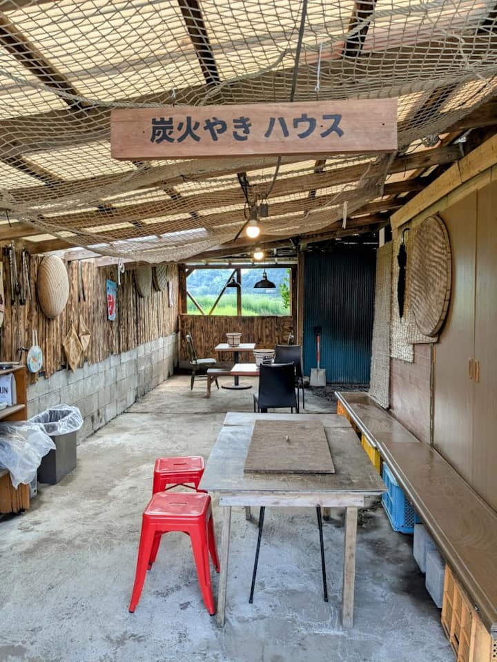 温泉近く|屋根付きBbqハウス|最大8名・最大3部屋|静かな一棟貸し切り - Kobayashi